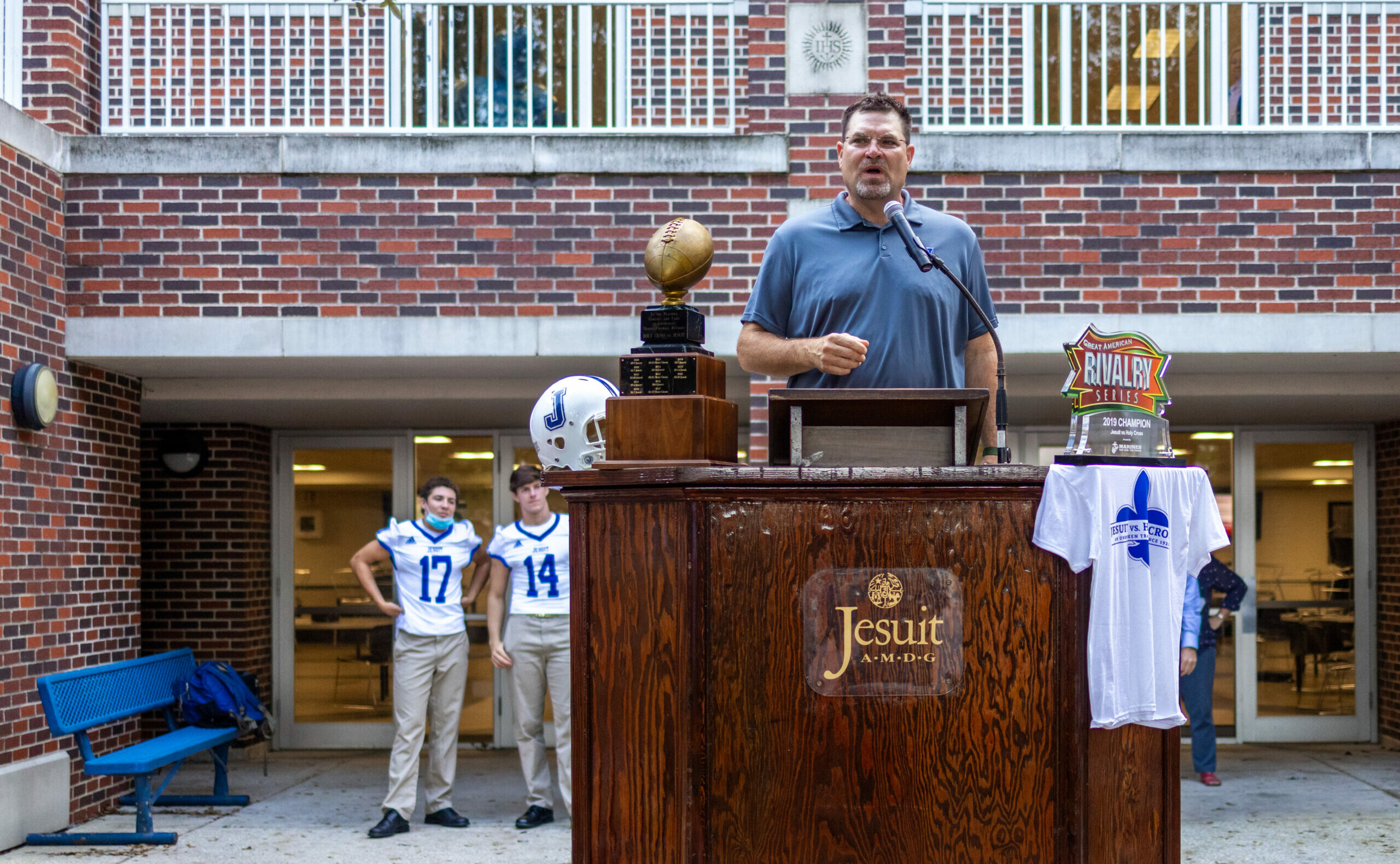 Legend of the Game Prepares Jesuit Community for Rivalry Game | Jesuit ...