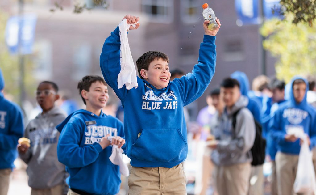 Blue Jays Celebrate Mardi Gras with King Cake Day & Parade | Jesuit ...
